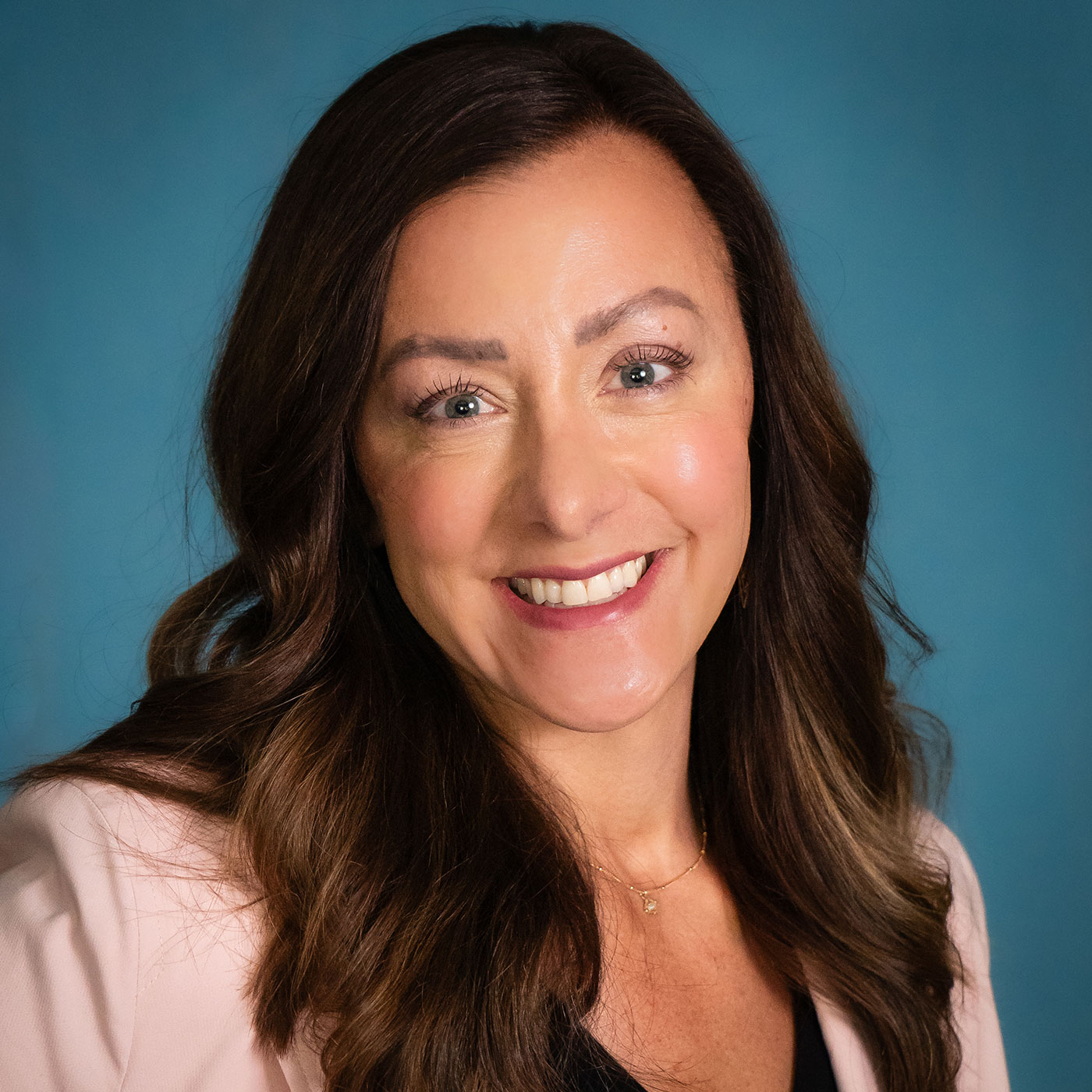 Holly Jones's Instagram, Twitter & Facebook on IDCrawl