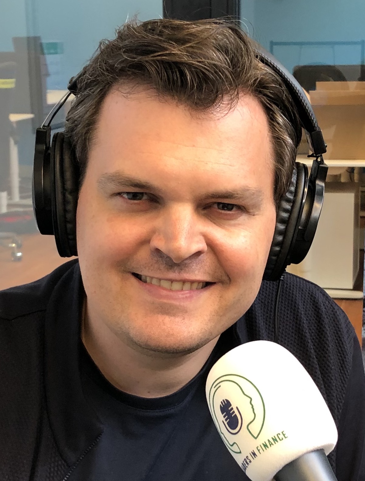 #20 - S1E20 - Sven van der Biezen — CEO en co founder Floryn, serial ...