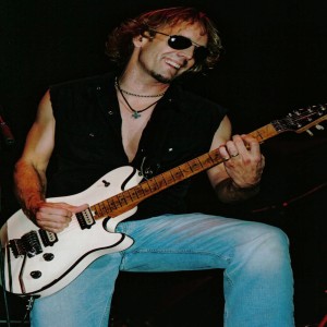 Download - Episode 189 - Derry Grehan of Honeymoon Suite | Podbean