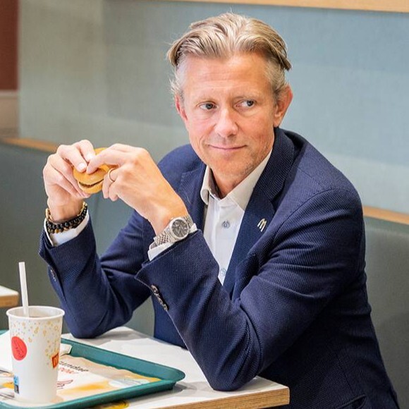McDonalds-direktøren Mads Friis kan kun blive en bedre leder, hvis han ...